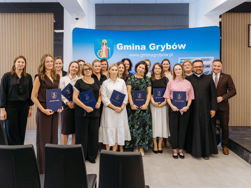 Uroczyste wręczenie aktów mianowania nauczycielom z Gminy Grybów ...